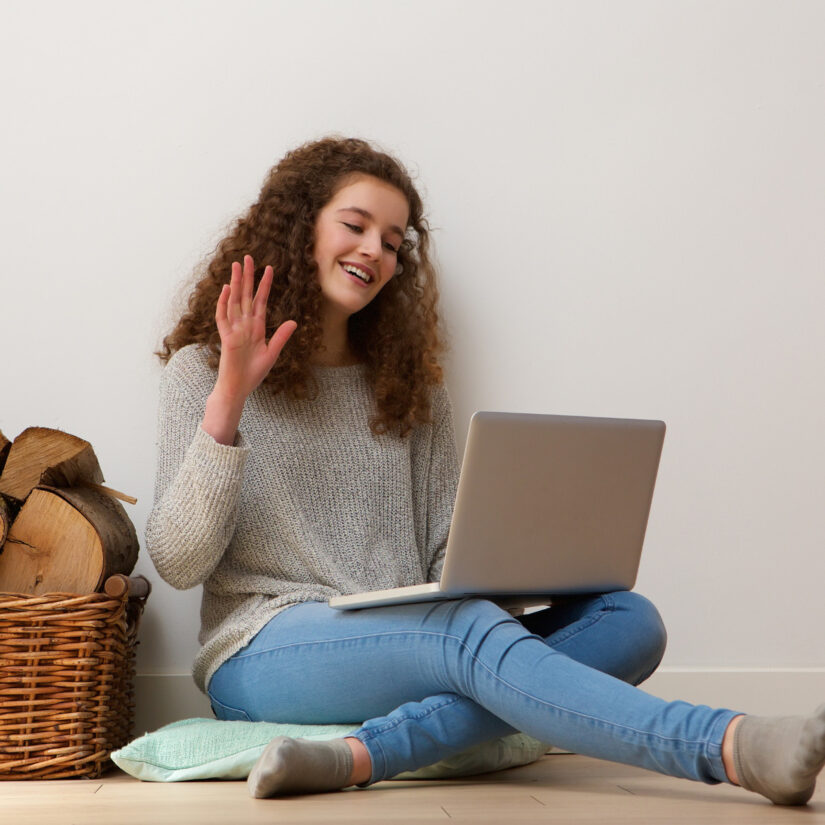 Chat with Girls Online: Try Best Chat Rooms to Talk