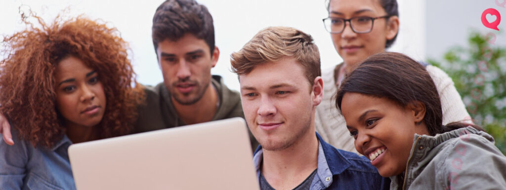 How to Find a Girlfriend Online - Sites & Tips