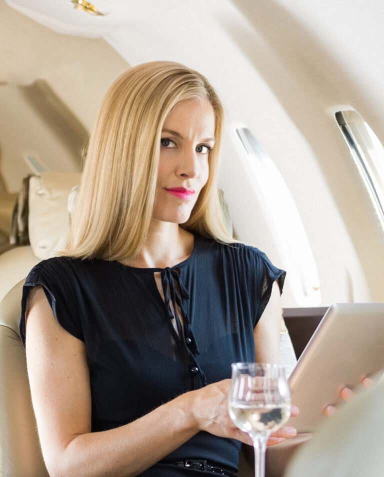 7 Best Rich Women Dating Sites to Meet Wealthy Females